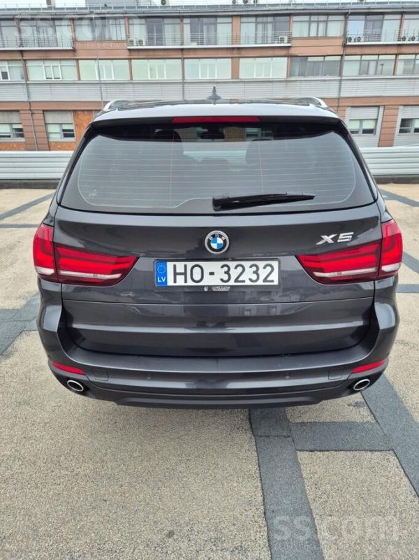 Black BMW X5 2016 in Riga, with an engine capacity of 3.00 L and mileage of 178 thousand km for 22600 €, photo 9 on AUTOMOTO.COM.LV