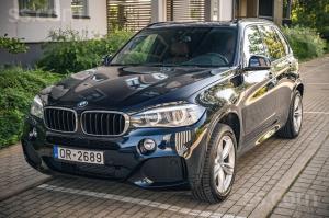 Black BMW X5 2016 in Riga, with an engine capacity of 3.00 L and mileage of 275 thousand km for 16590 €, photo  on AUTOMOTO.COM.LV