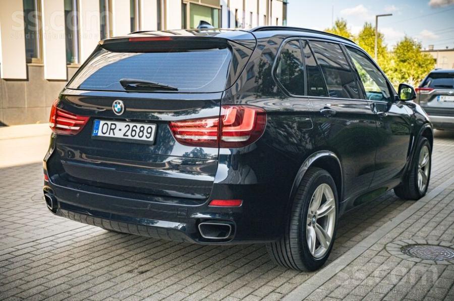 Black BMW X5 2016 in Riga, with an engine capacity of 3.00 L and mileage of 275 thousand km for 16590 €, photo 5 on AUTOMOTO.COM.LV