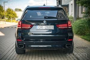 Black BMW X5 2016 in Riga, with an engine capacity of 3.00 L and mileage of 275 thousand km for 16590 €, photo 6 on AUTOMOTO.COM.LV