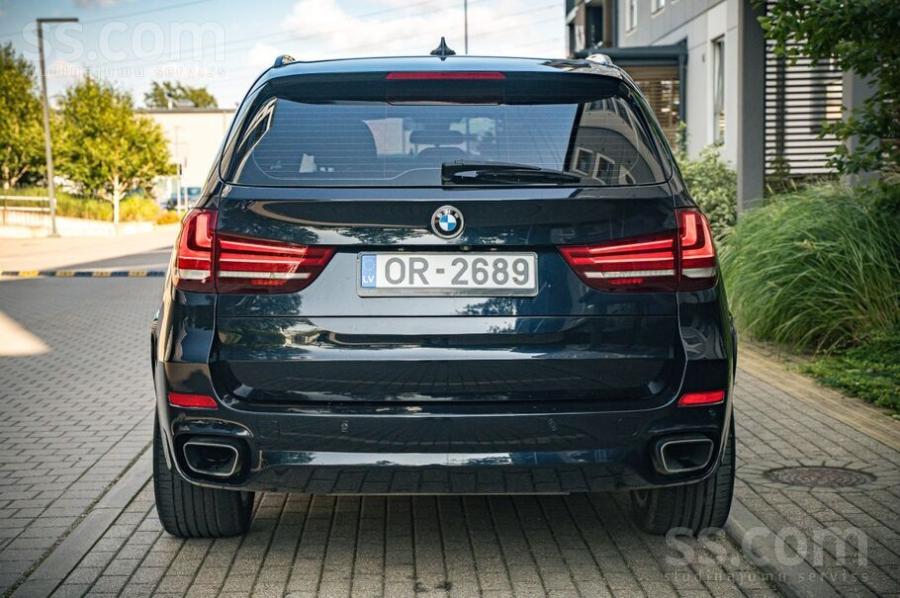 Black BMW X5 2016 in Riga, with an engine capacity of 3.00 L and mileage of 275 thousand km for 16590 €, photo 6 on AUTOMOTO.COM.LV