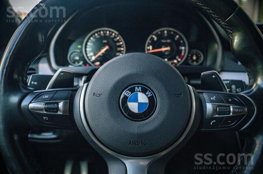 Black BMW X5 2016 in Riga, with an engine capacity of 3.00 L and mileage of 275 thousand km for 16590 €, photo 15 on AUTOMOTO.COM.LV