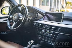 Black BMW X5 2016 in Riga, with an engine capacity of 3.00 L and mileage of 275 thousand km for 16590 €, photo 18 on AUTOMOTO.COM.LV