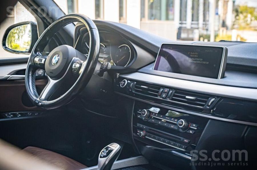 Black BMW X5 2016 in Riga, with an engine capacity of 3.00 L and mileage of 275 thousand km for 16590 €, photo 18 on AUTOMOTO.COM.LV