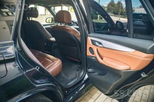 Black BMW X5 2016 in Riga, with an engine capacity of 3.00 L and mileage of 275 thousand km for 16590 €, photo 19 on AUTOMOTO.COM.LV