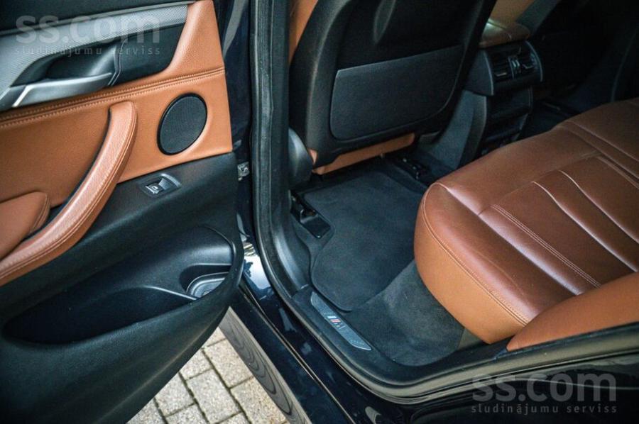 Black BMW X5 2016 in Riga, with an engine capacity of 3.00 L and mileage of 275 thousand km for 16590 €, photo 22 on AUTOMOTO.COM.LV