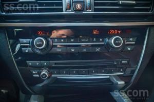 Black BMW X5 2016 in Riga, with an engine capacity of 3.00 L and mileage of 275 thousand km for 16590 €, photo 27 on AUTOMOTO.COM.LV