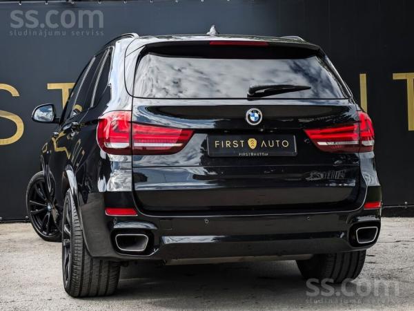 Black BMW X5 2016 in Tukums, with an engine capacity of 3.00 L and mileage of 237 thousand km for 23990 €, photo 4 on AUTOMOTO.COM.LV