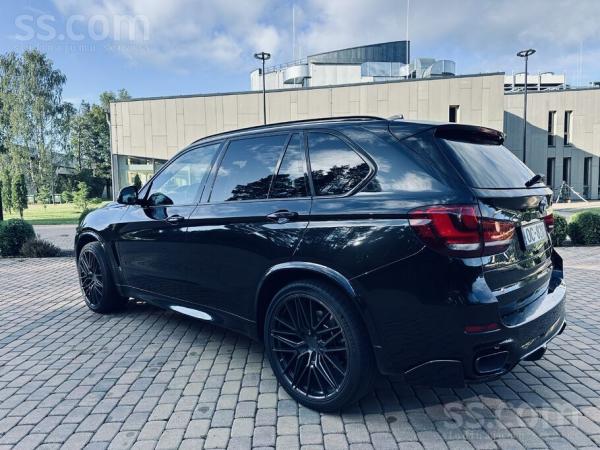 BMW X5 2016 Rīga vietnē Melns BMW X5 2016 Rīga, ar dzinēja tilpumu 3.00 L un nobraukumu 168 tūkst. km par 29900 €, foto 1 vietnē AUTOMOTO.COM.LV