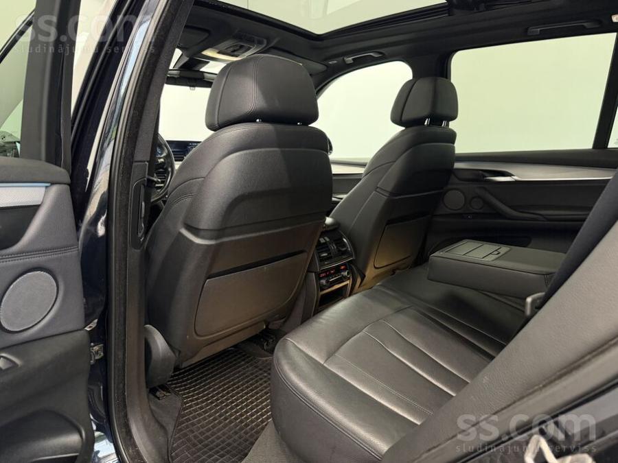 Melns BMW X5 2016 Rīga, ar dzinēja tilpumu 3.00 L un nobraukumu 180 tūkst. km par 23000 €, foto 12 vietnē AUTOMOTO.COM.LV