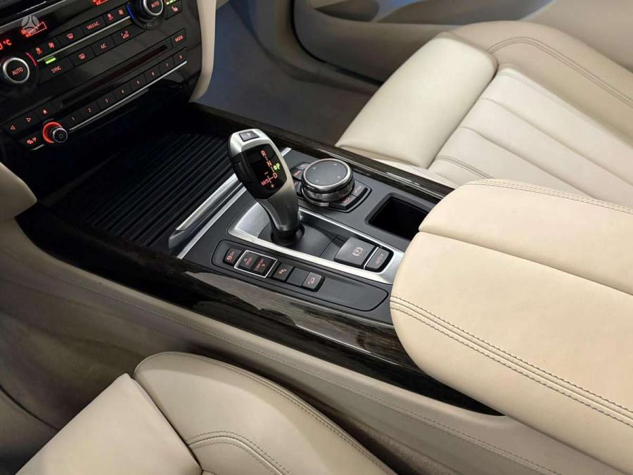 Melns BMW X5 2016 Marijampole, ar dzinēja tilpumu 2.99 L un nobraukumu 181 tūkst. km par 18999 €, foto 4 vietnē AUTOMOTO.COM.LV