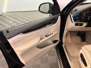 Melns BMW X5 2016 Marijampole, ar dzinēja tilpumu 2.99 L un nobraukumu 181 tūkst. km par 18999 €, foto 14 vietnē AUTOMOTO.COM.LV
