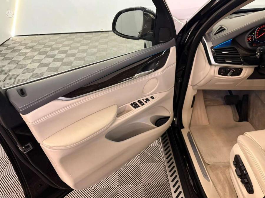 Melns BMW X5 2016 Marijampole, ar dzinēja tilpumu 2.99 L un nobraukumu 181 tūkst. km par 18999 €, foto 14 vietnē AUTOMOTO.COM.LV