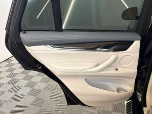Melns BMW X5 2016 Marijampole, ar dzinēja tilpumu 2.99 L un nobraukumu 181 tūkst. km par 18999 €, foto 33 vietnē AUTOMOTO.COM.LV