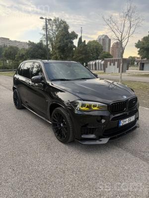 Black BMW X5 2016 in Riga, with an engine capacity of 4.40 L and mileage of 100 thousand km for 40000 €, photo 4 on AUTOMOTO.COM.LV