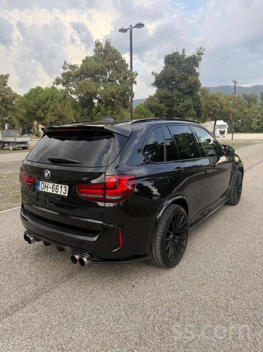 Black BMW X5 2016 in Riga, with an engine capacity of 4.40 L and mileage of 100 thousand km for 40000 €, photo 5 on AUTOMOTO.COM.LV