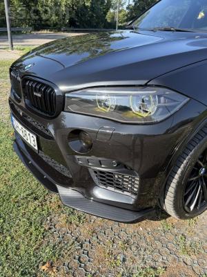 Black BMW X5 2016 in Riga, with an engine capacity of 4.40 L and mileage of 100 thousand km for 40000 €, photo 9 on AUTOMOTO.COM.LV