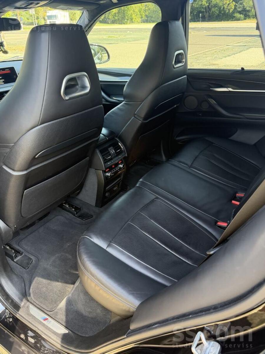 Black BMW X5 2016 in Riga, with an engine capacity of 4.40 L and mileage of 100 thousand km for 40000 €, photo 15 on AUTOMOTO.COM.LV