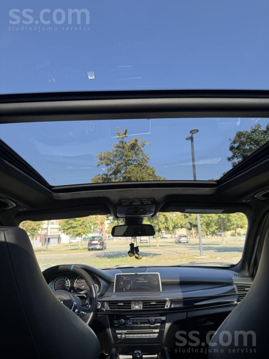Black BMW X5 2016 in Riga, with an engine capacity of 4.40 L and mileage of 100 thousand km for 40000 €, photo 20 on AUTOMOTO.COM.LV