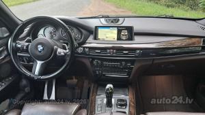 Black BMW X5 2016 in Tallinn, with an engine capacity of 4.40 L and mileage of 147 thousand km for 39900 €, photo 8 on AUTOMOTO.COM.LV