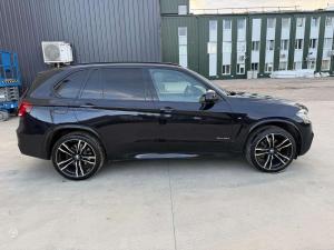 Melns BMW X5 2016 Viļņa, ar dzinēja tilpumu 2.99 L un nobraukumu 299 tūkst. km par 20500 €, foto 5 vietnē AUTOMOTO.COM.LV