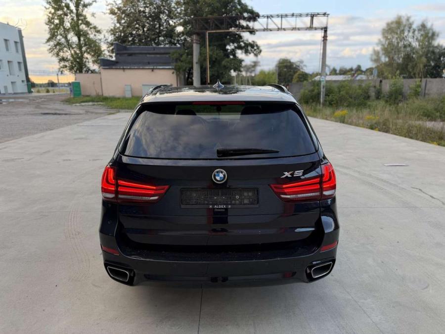 Melns BMW X5 2016 Viļņa, ar dzinēja tilpumu 2.99 L un nobraukumu 299 tūkst. km par 20500 €, foto 9 vietnē AUTOMOTO.COM.LV