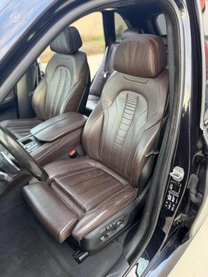 Melns BMW X5 2016 Viļņa, ar dzinēja tilpumu 2.99 L un nobraukumu 299 tūkst. km par 20500 €, foto 11 vietnē AUTOMOTO.COM.LV