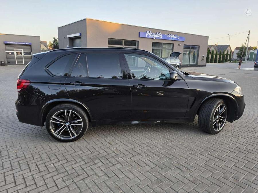 Melns BMW X5 2016 Tauragė, ar dzinēja tilpumu 2.99 L un nobraukumu 251 tūkst. km par 21500 €, foto 3 vietnē AUTOMOTO.COM.LV