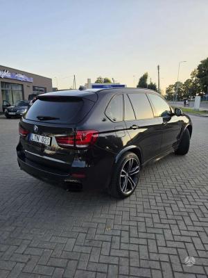 Melns BMW X5 2016 Tauragė, ar dzinēja tilpumu 2.99 L un nobraukumu 251 tūkst. km par 21500 €, foto 4 vietnē AUTOMOTO.COM.LV