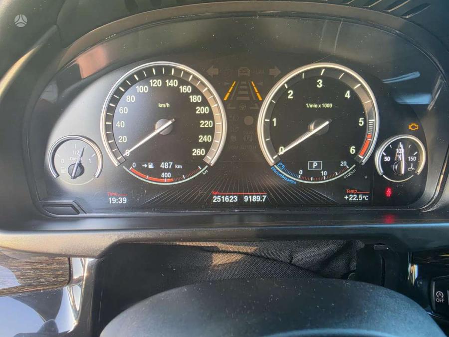 Melns BMW X5 2016 Tauragė, ar dzinēja tilpumu 2.99 L un nobraukumu 251 tūkst. km par 21500 €, foto 16 vietnē AUTOMOTO.COM.LV
