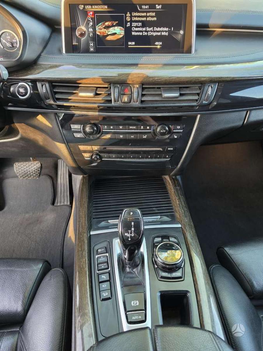 Melns BMW X5 2016 Tauragė, ar dzinēja tilpumu 2.99 L un nobraukumu 251 tūkst. km par 21500 €, foto 17 vietnē AUTOMOTO.COM.LV