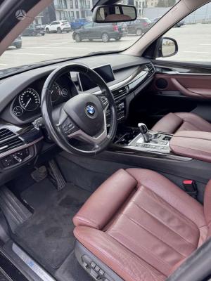 Black BMW X5 2016 in Vilnius, with an engine capacity of 2.00 L and mileage of 189 thousand km for 19999 €, photo 10 on AUTOMOTO.COM.LV