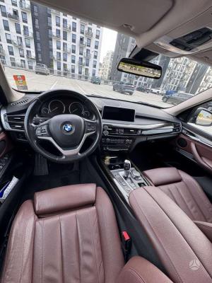 Black BMW X5 2016 in Vilnius, with an engine capacity of 2.00 L and mileage of 189 thousand km for 19999 €, photo 11 on AUTOMOTO.COM.LV