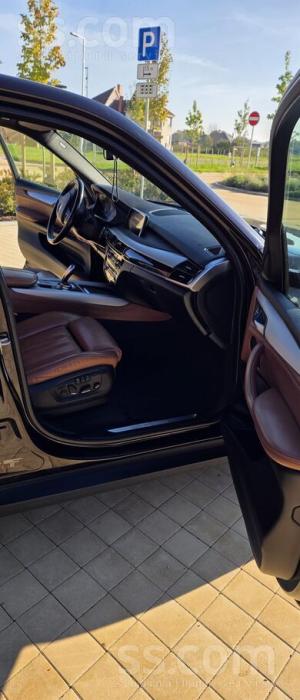 Black BMW X5 2016 in Riga, with an engine capacity of 3.00 L and mileage of 338 thousand km for 18900 €, photo 10 on AUTOMOTO.COM.LV