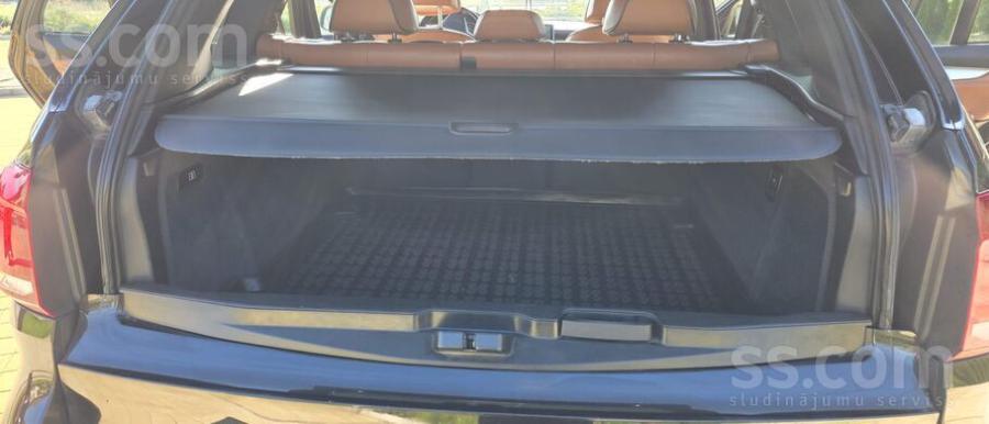 Black BMW X5 2016 in Riga, with an engine capacity of 3.00 L and mileage of 338 thousand km for 18900 €, photo 15 on AUTOMOTO.COM.LV