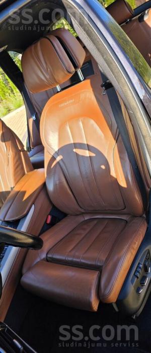 Black BMW X5 2016 in Riga, with an engine capacity of 3.00 L and mileage of 338 thousand km for 18900 €, photo 20 on AUTOMOTO.COM.LV