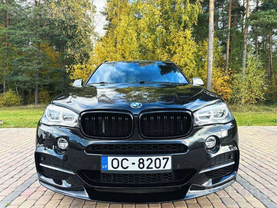 Black BMW X5 2016 in Riga, with an engine capacity of 3.00 L and mileage of 169 thousand km for 28900 €, photo 3 on AUTOMOTO.COM.LV