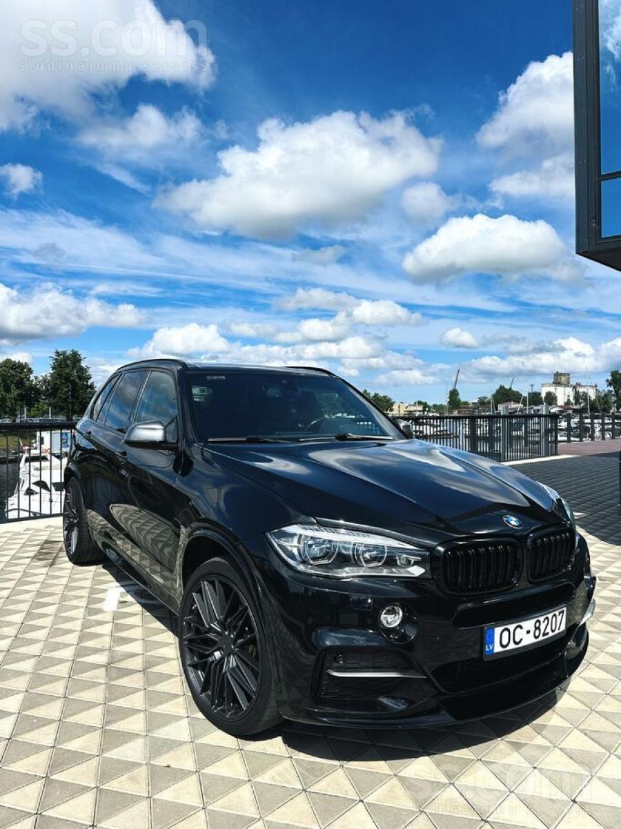 Black BMW X5 2016 in Riga, with an engine capacity of 3.00 L and mileage of 169 thousand km for 28900 €, photo 9 on AUTOMOTO.COM.LV