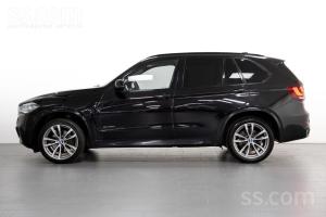 Black BMW X5 2017 in Riga, with an engine capacity of 3.00 L and mileage of 259 thousand km for 26900 €, photo 8 on AUTOMOTO.COM.LV