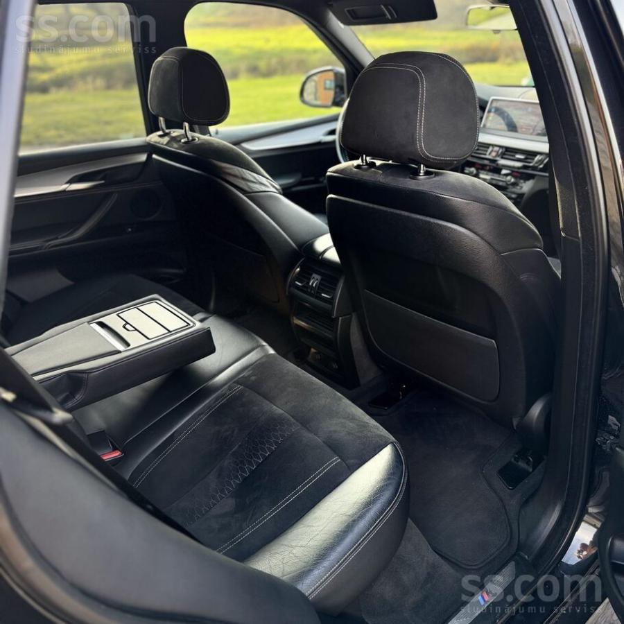 Black BMW X5 2017 in Rezekne, with an engine capacity of 3.00 L and mileage of 0 thousand km for 23690 €, photo 17 on AUTOMOTO.COM.LV