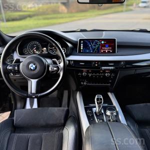 Black BMW X5 2017 in Rezekne, with an engine capacity of 3.00 L and mileage of 0 thousand km for 23690 €, photo 19 on AUTOMOTO.COM.LV