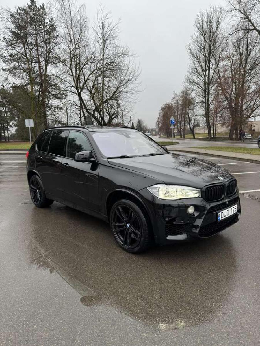 Black BMW X5 2017 in Panevezys, with an engine capacity of 2.00 L and mileage of 69 thousand km for 21000 €, photo 2 on AUTOMOTO.COM.LV