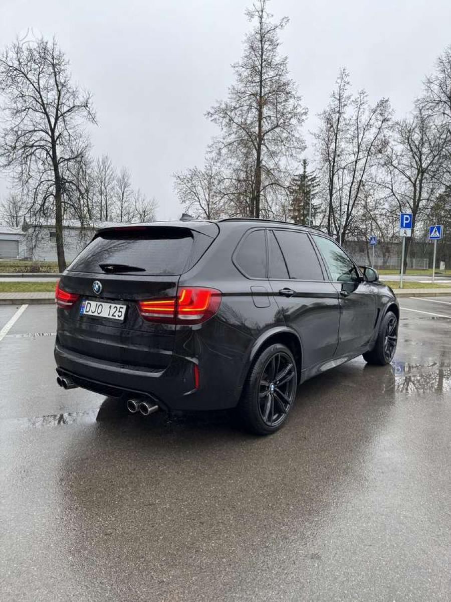 Black BMW X5 2017 in Panevezys, with an engine capacity of 2.00 L and mileage of 69 thousand km for 21000 €, photo 3 on AUTOMOTO.COM.LV