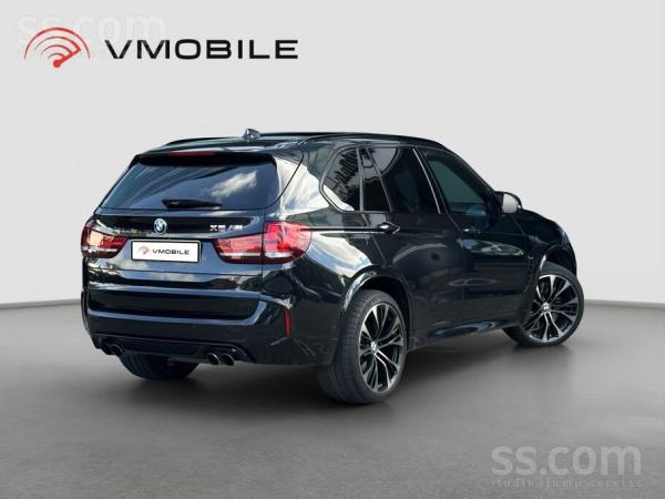 Black BMW X5 2017 in Riga, with an engine capacity of 4.40 L and mileage of 160 thousand km for 36490 €, photo 2 on AUTOMOTO.COM.LV