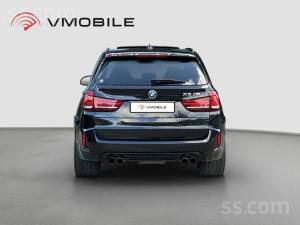 Black BMW X5 2017 in Riga, with an engine capacity of 4.40 L and mileage of 160 thousand km for 36490 €, photo 4 on AUTOMOTO.COM.LV