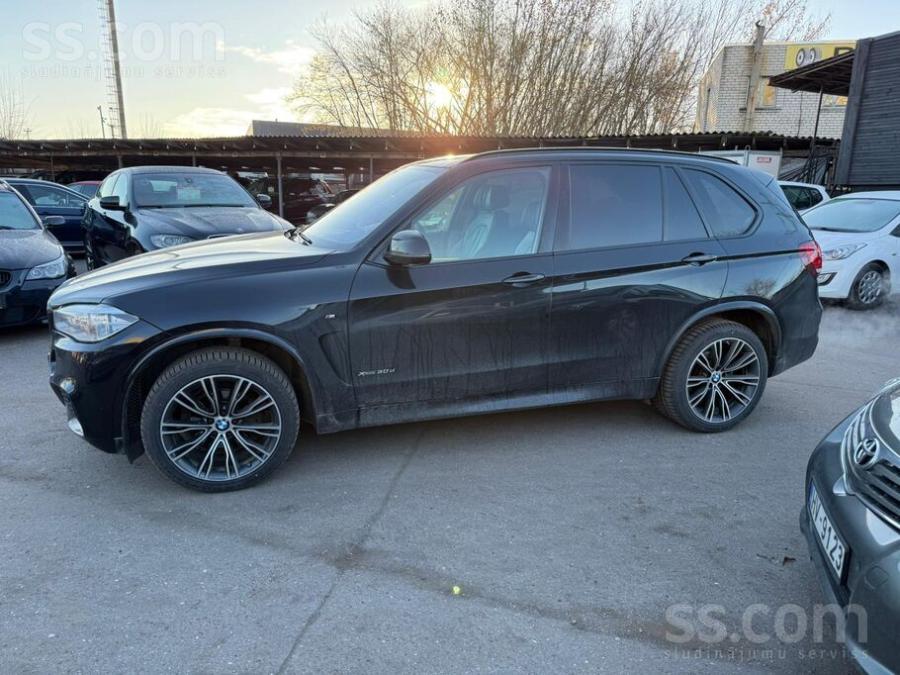 Melns BMW X5 2017 Rīga, ar dzinēja tilpumu 3.00 L un nobraukumu 186 tūkst. km par 26990 €, foto 4 vietnē AUTOMOTO.COM.LV