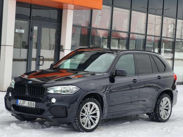 Black BMW X5 2017 in Vilnius, with an engine capacity of 2.99 L and mileage of 249 thousand km for 27800 €, photo 3 on AUTOMOTO.COM.LV