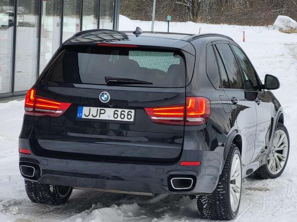 Black BMW X5 2017 in Vilnius, with an engine capacity of 2.99 L and mileage of 249 thousand km for 27800 €, photo 10 on AUTOMOTO.COM.LV