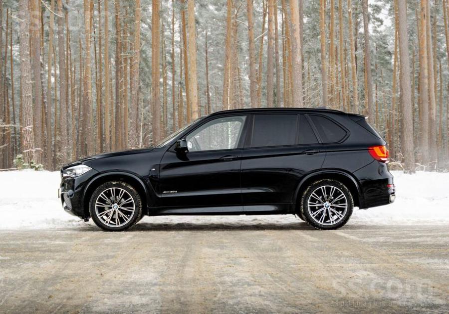 Black BMW X5 2017 in Riga, with an engine capacity of 3.00 L and mileage of 186 thousand km for 26990 €, photo 4 on AUTOMOTO.COM.LV
