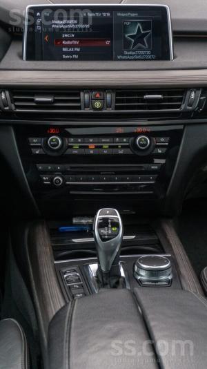 Black BMW X5 2017 in Riga, with an engine capacity of 3.00 L and mileage of 186 thousand km for 26990 €, photo 12 on AUTOMOTO.COM.LV